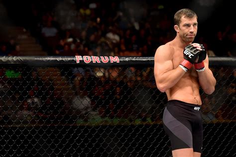 Download American Mma Fighter Luke Rockhold Ufc 199 Event Wallpaper