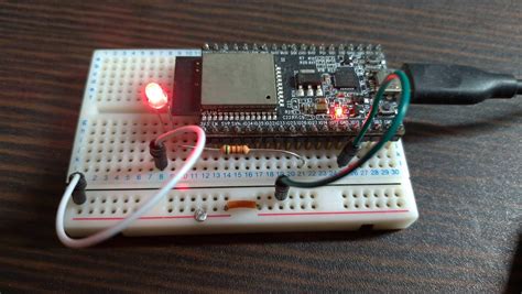 esp32を使ってスマホからlチカ（led点滅）する【webserver】 wak tech