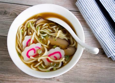 Hawaiian Noodles Saimin Noodles W Fish Cake