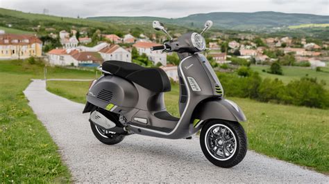 The Vespa Gts 310 Evolution Instead Of Revolution Vespa Mag