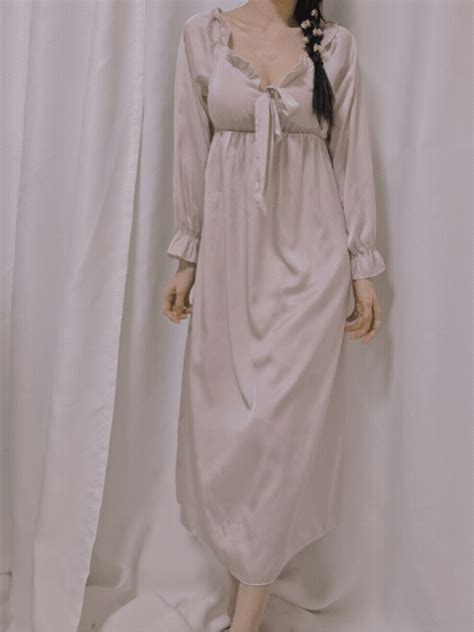 [당일출고]실크 느낌 새틴 레이스 프릴 리본 롱원피스 고급스러운 여성 긴팔 홈웨어 파자마파티 인스타 공주 잠옷 에이블리