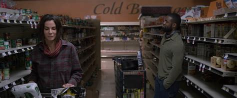 Movie Screencaptures 2019 Birdbox 0473 Adoring Sandra Bullock