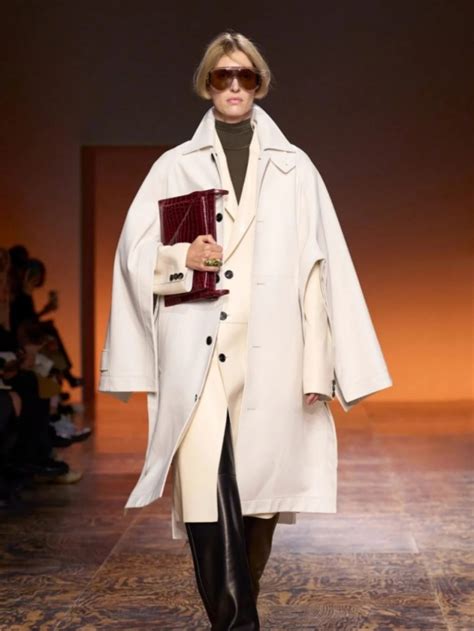 버버리여성트렌치코트 코디 페라가모 보테가베네타 여자 체크 롱 가죽자켓 네이버 블로그