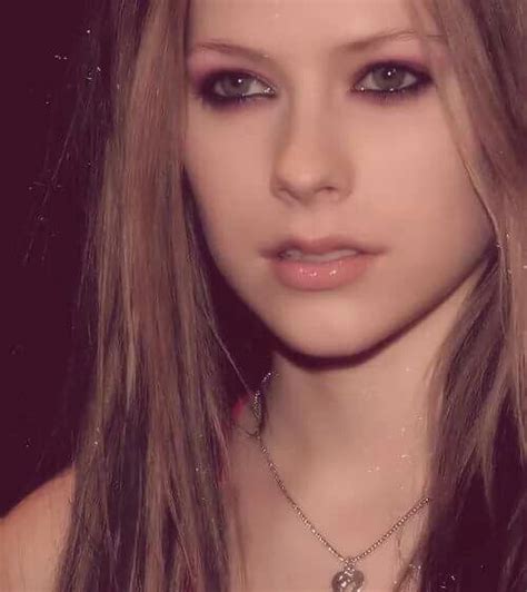 Pin On Avril Lavigne Nose Ring Nose Avril Lavigne
