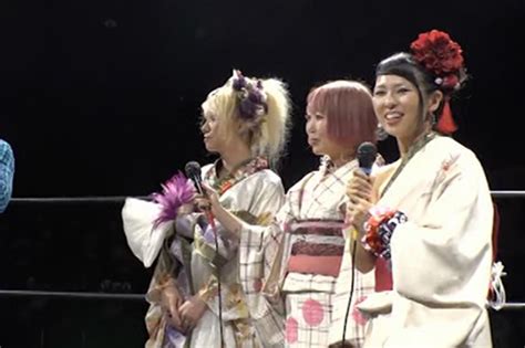 本棚で書類を探している美人OLを見ていたらスカートをめくりたくなったセクハラ上司の暴挙www ヒロインの裸