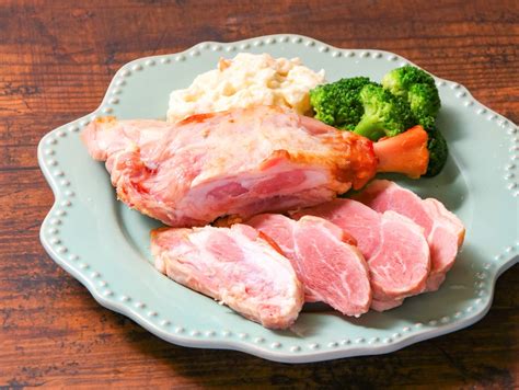 【お家で本格！ クリスマスグルメ】『自然派ハム工房 リーベフラウ』（名西郡石井町）の ミートローフ ＆ アイスバイン