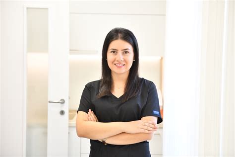 Д р Борислава Динева