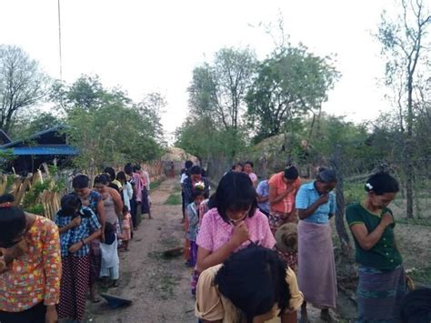 ယင်းမာပင် မြောက်ခြမ်း ကျေးရွာများ သပိတ် စစ်ကြောင်းက စစ်အာဏာရှင် တော်လှန်ရေး ချီတက် ဆန္ဒပြ Khit