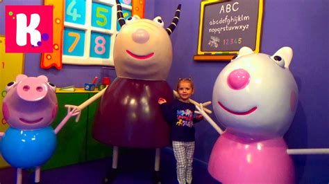 Катя играет в парке развлечений Youtube