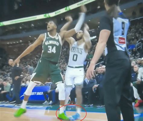 垫脚，字母哥又垫脚了！丢尽nba超巨的脸塔图姆杰伦布朗雄鹿