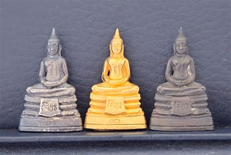 พระชัยวัฒน์ หลวงพ่อโสธร รุ่น ญสส ปี ๒๕๓๓ ชุดทองคำ หนักประมาณ 1 บาท สภาพสวยพร้อมกล่องเดิมๆ