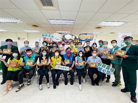 太平宜欣郵局愛心月餅捐贈 用愛心成就夢想 讓真情點燃希望 勁報 LINE TODAY