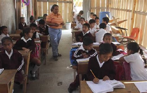 Propone Ríos Piter Crear Un Fondo Especial Para Las Escuelas Más