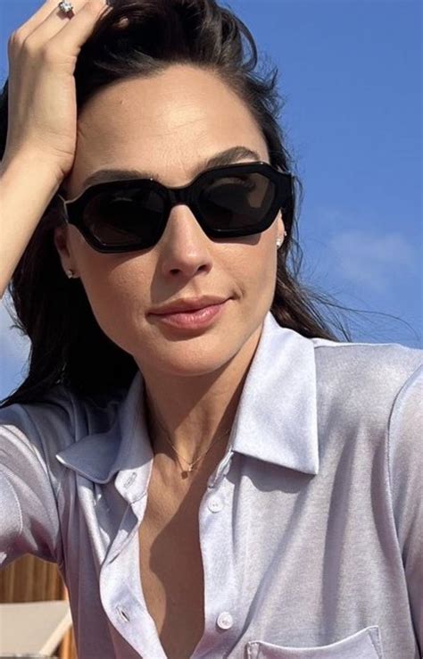 Gal Gadot Juicy Lips Are Built For Sucking Rjerkofftoceleb