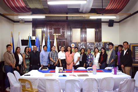 Mga Kasapi Ng Up Lingg At Dfpp Bubuo Ng Bagong Gramatikang Filipino Department Of Linguistics