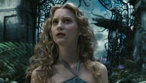 Всё страньше и страньше Всё чудесатее и… Цитата из книги Льюис Кэрролл Алиса в стране чудес