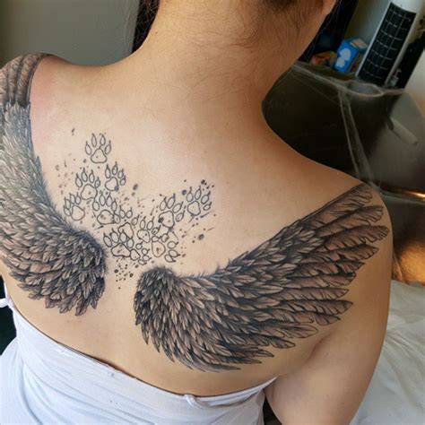 17 Awesome Angel Wing Tattoos