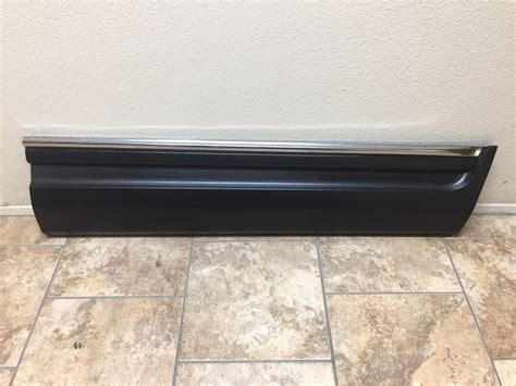 2011 2016 Ford Explorer Lower Door Molding For Sale In Rancho