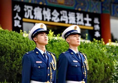 今晨，送别冯振烈士 半岛网