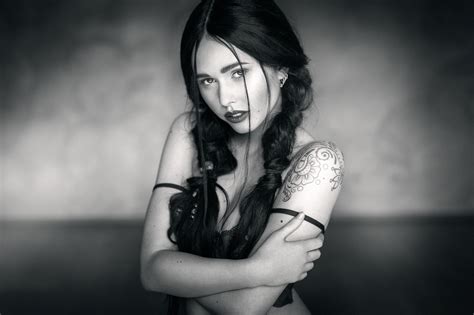 배경 화면 얼굴 화이트 검은 여자들 단색화 초상화 안경 사진술 유행 사람 소녀 아름다움 레이디 어둠 검정색과 흰색 흑백 사진 인물 사진