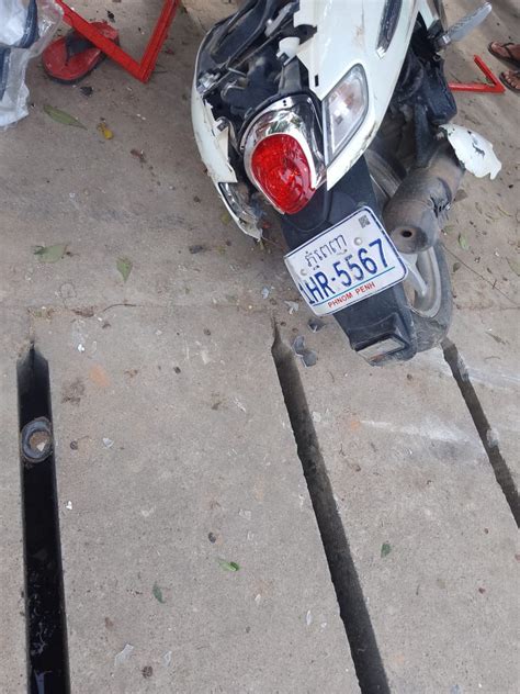 រថយន្តសណ្ដោងរុឺម៉កបើកបុកម៉ូតូបណ្ដាលឱ្យស្ត្រីម្នាក់ស្លាប់នៅស្រុកកណ្ដាលស្ទឹង សារព័ត៌មាន នគរវត្ត