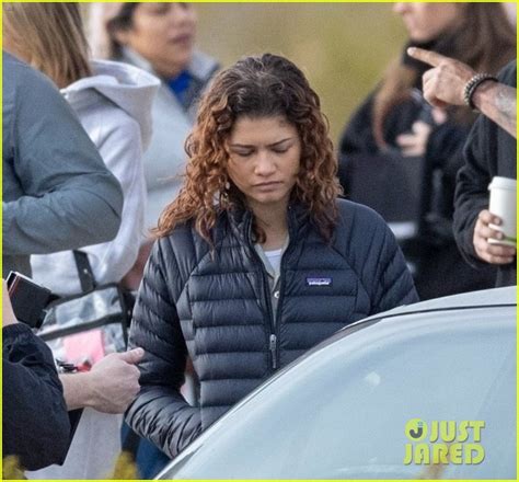 Euphoria Season 3 Set Photos Zendaya Films Solo Scenes For Hit