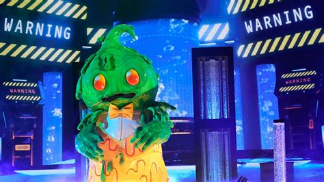 The Masked Singer Goo Goes Home Revealed As Nfl Player Fox 11 Los