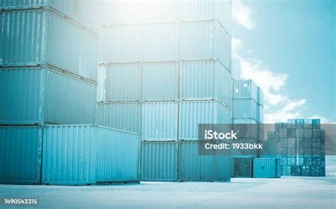 쌓인 컨테이너 행 화물 운송 물류 운송 산업의 취급 화물 적재 컨테이너 선박 화물 트럭 수출입 유통 창고 해운 물류 운송 화물 컨테이너에 대한 스톡 사진 및 기타 이미지