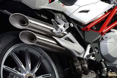 Mv Agusta Brutale 1090 Rr 2012 2013 Specs Performance And Photos