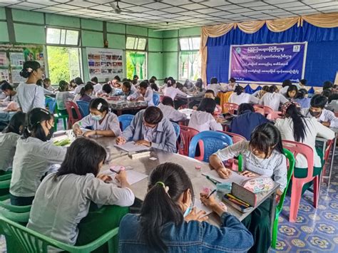 ဟင်္သာတခရိုင်ရုံး Community Centre ခန်းမ၌ ၇၅ နှစ်မြောက် အာဇာနည်နေ့ အထိမ်းအမှတ် စာစီစာကုံး၊ ပန