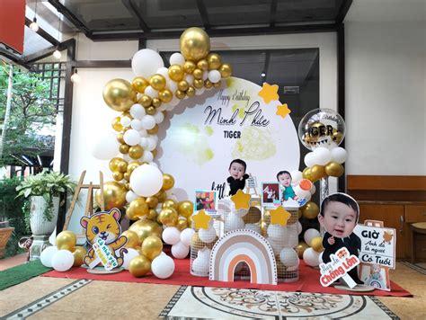 Mẫu Backdrop Trang Trí Sinh Nhật Bé Trai Theo Chủ đề Tuổi Bé