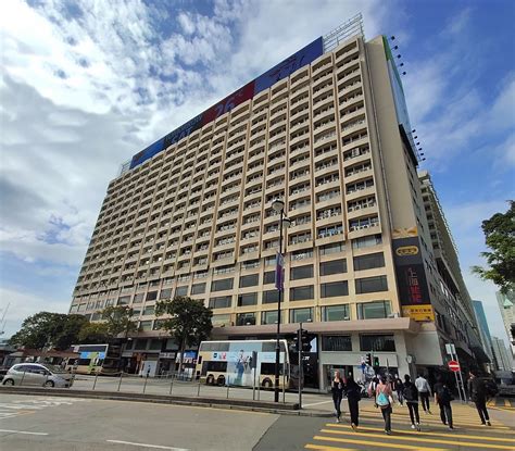 中港兩地全面通關效應 尖沙咀指標商廈首批連沽3伙 星光行一籃子物業加推3伙 呎價由約15320元起｜中原工商舖