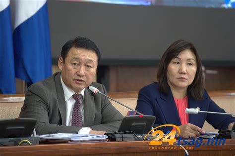 Д Тогтохсүрэн Англи хэлний асуудлыг хуульчлахгүйгээр сургалтын