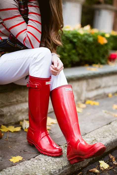 Brightening Up A Rainy Day Hunter Rain Boots Outfit Rain Boots Outfit Spring Red Hunter Rain