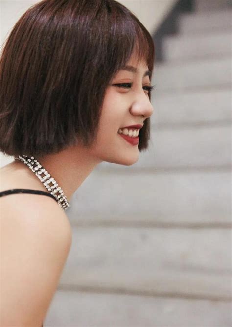 李婷婷高清美图欣赏 财经头条