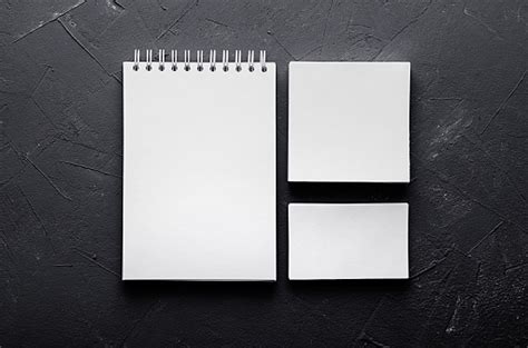 우아한 어두운 회색 콘크리트 텍스처에 빈 편지지입니다 기업의 정체성 템플릿입니다 브랜딩 그래픽 디자이너 프레 젠 테이 션 및 포트폴리오에 대 한 조롱 최고의 볼 수 있습니다