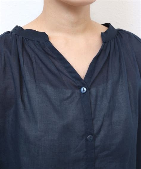 And Me（アンドミー）の「インド綿長袖ギャザーブラウス（シャツ ブラウス）」 Wear