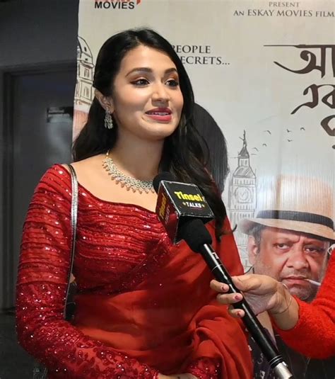 কলকাতায় জন্মদিন থেকে প্রথম ছবির প্রিমিয়ার আড্ডায় Tasnia Farin প্রথম ছবির প্রিমিয়ারে কাকে