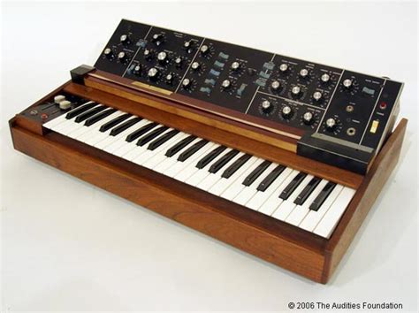 Moog Minimoog Vintage Synth Explorer