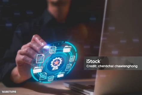 품질 보증 또는 Qa 및 품질 관리 또는 Qc 및 개선을 통한 품질 관리 보고서 작성 표준화 인증 개념 규정 및 표준 준수 개선에 대한 스톡 사진 및 기타 이미지 Istock