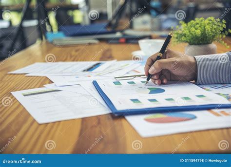 Excel Stat Spreadsheet Business Analytics Graph Statistic With Graph