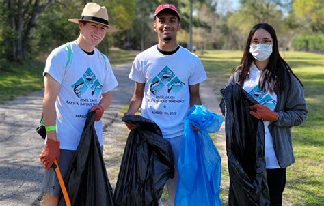 trash bash cleans up houston galveston waterways clean mud for bugs helps thea continue its