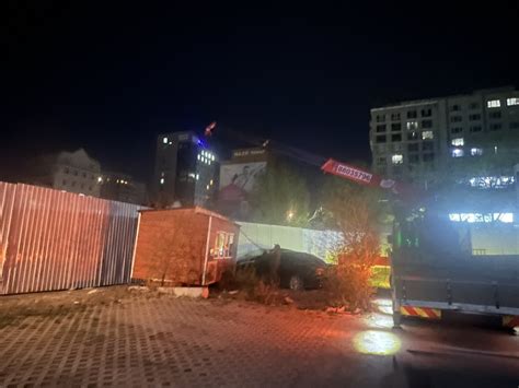 Чингэлтэй Чингэлтэй дүүргийн төвийн 6 хороонд нийтийн эзэмшлийн зам талбайд зөвшөөрөлгүй