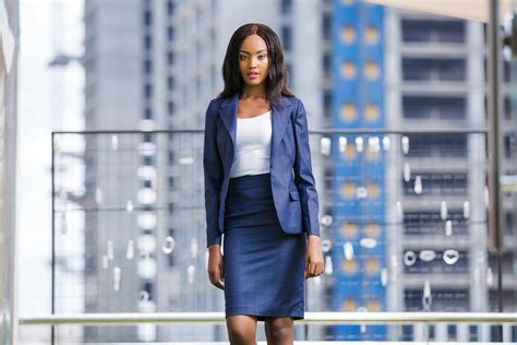 격식있는 옷차림 매력적인 블레이저 비즈니스 복장 스타일 시크한 아름다운 아름다움 여성 여성 기업인 우아한 패셔너블한 프로페셔널 화려함 회사원 복장에