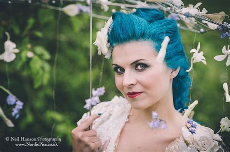 How To Make An Interesting Art Piece Using Tree Branches Ehow