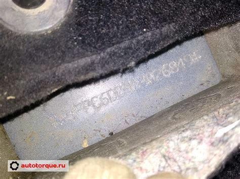 Opel Astra J – Расположение VIN и номера двигателя