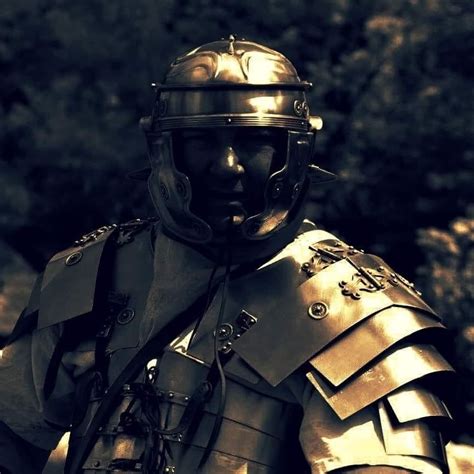 Диктатор Плочката от Градешница най древното писмо Глинената плочка е открита през 1969 г