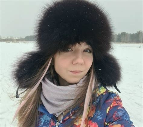 Хрупкая девушка грела раненого в ДТП пока не приехала скорая Одним из серьезных событий