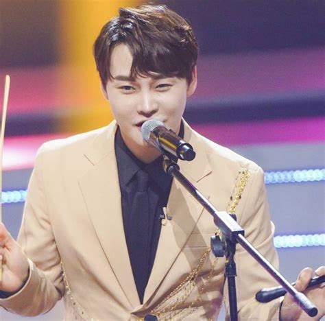 어머니 치료비 벌기 위해 배 타던 효자가수 근황 인스티즈instiz 이슈 카테고리