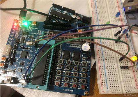 使用51单片机控制t0和t1分别间隔1秒2秒亮灭逻辑单片机t0定时t1计数2个周期并使led灯亮 Csdn博客